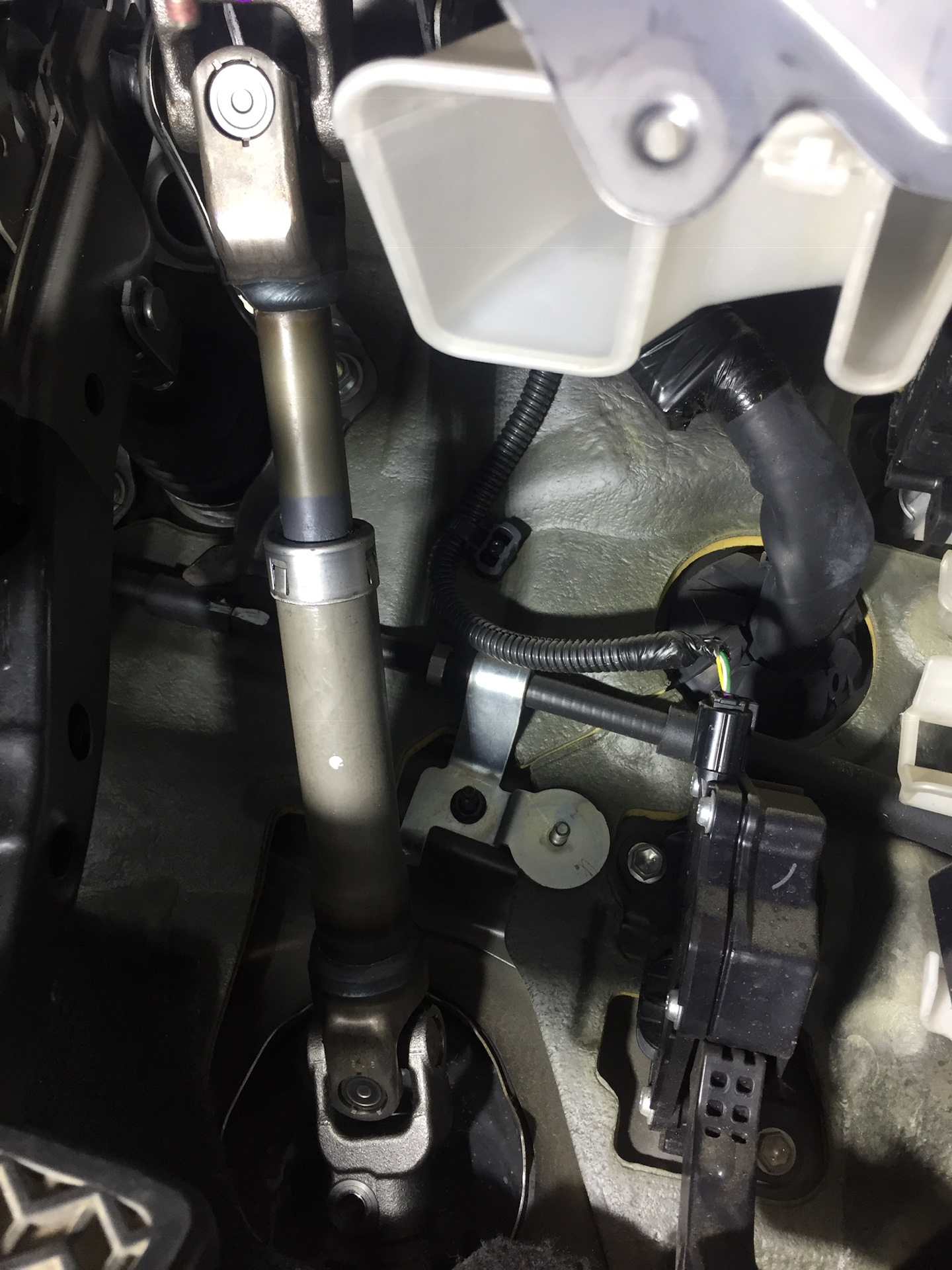 Стук в рулевой колонке Lexus CT200h — Lexus CT 200h, 1,8 л, 2011 года ...