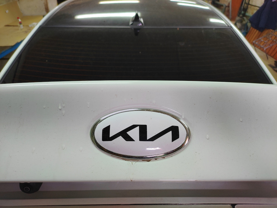 Наклейки на значки kia на KIA Ceed (2G), KIA Cerato (4G), KIA Ceed (3G), KIA Optima (4G), KIA ...