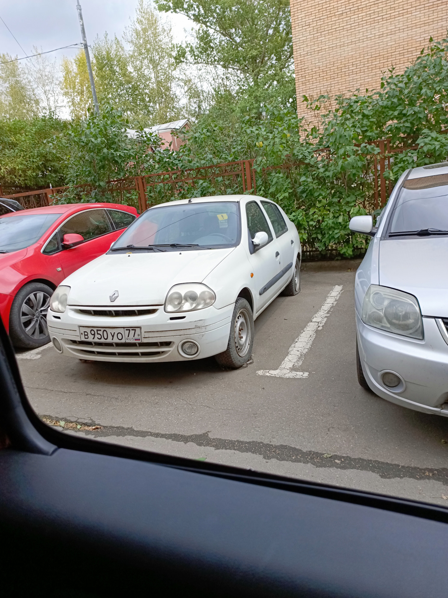 Рено на Варшавке. Москва — Сообщество «Брошенные Машины» на DRIVE2