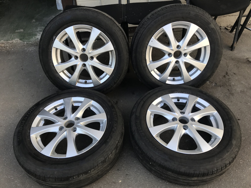 Шины летние Bridgestone 185/65 R15, литые диски Kia Hyundai 6Jx15 ET48 ...