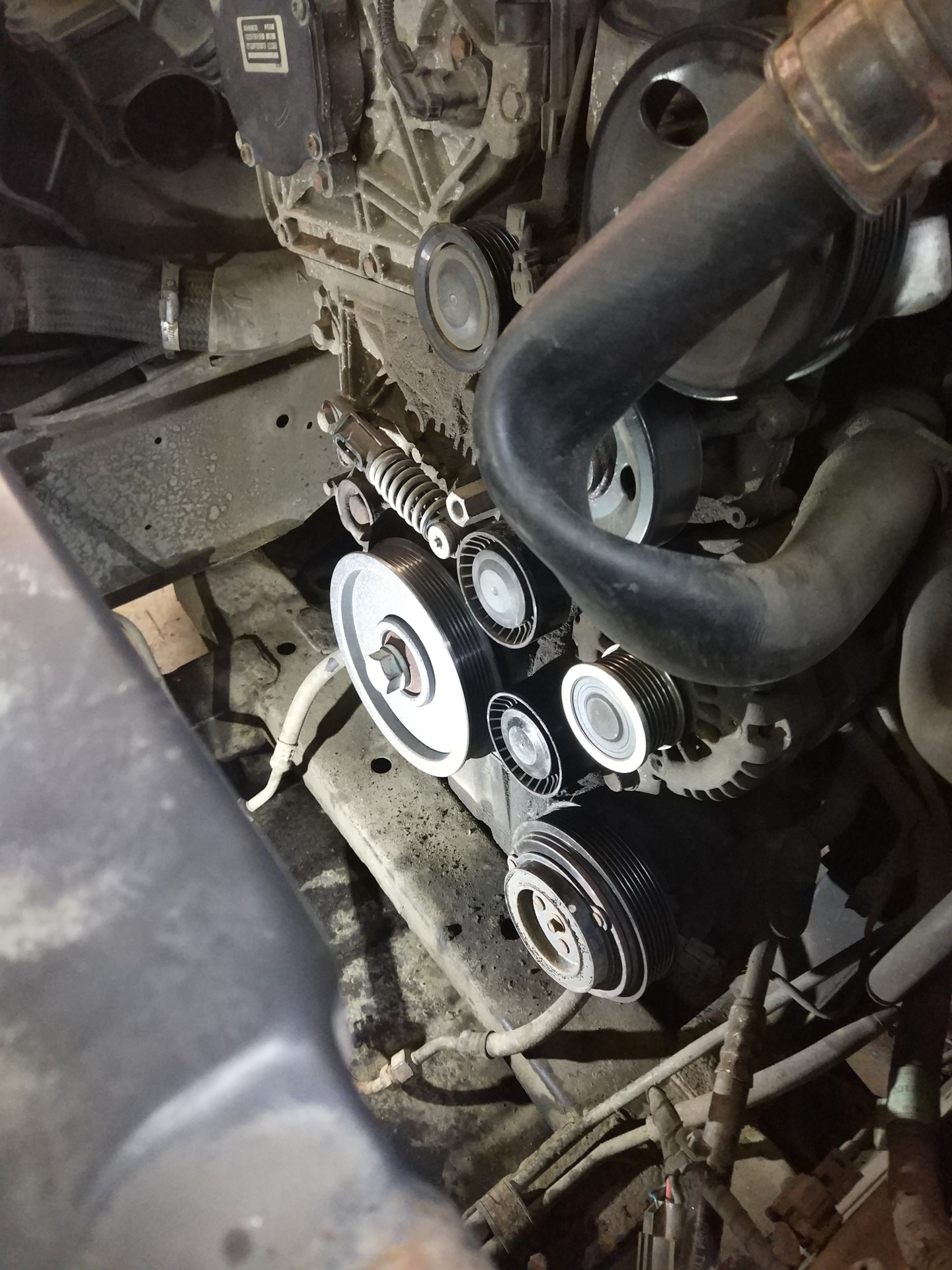 Замена Шкифа каленвала и сальника.(Ставик).(202т.км) — SsangYong Stavic ...