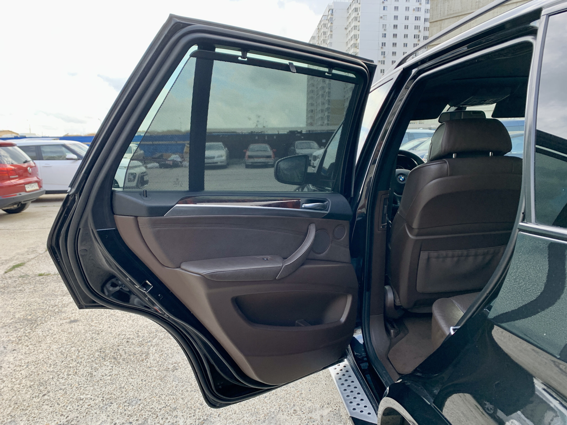 🟤 S417A Солнецезащитная штора окна двери Зд — BMW X5 (E70), 3 л, 2007 ...