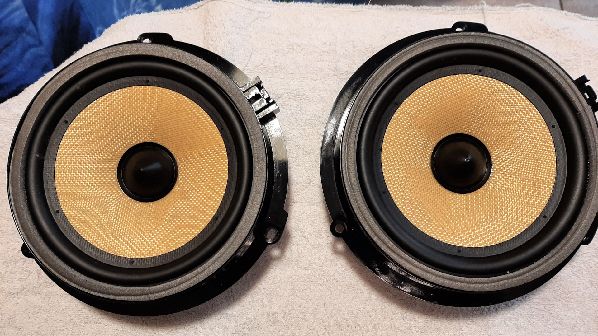 Audio upgrade (easy and cheap) with Bowers & Wilkins — Land Rover ...