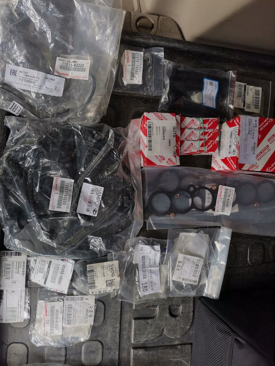 Замена прокладок клапанных крышек, пружинок на распредвалах, и так по ...