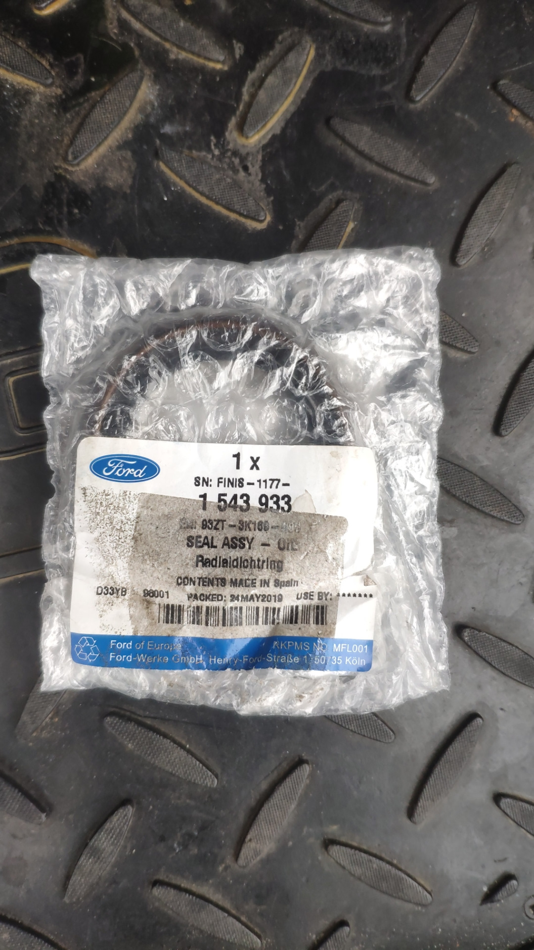 Замена сальника левого привода, прокладки 5й передачи и масла в IB5 и ...