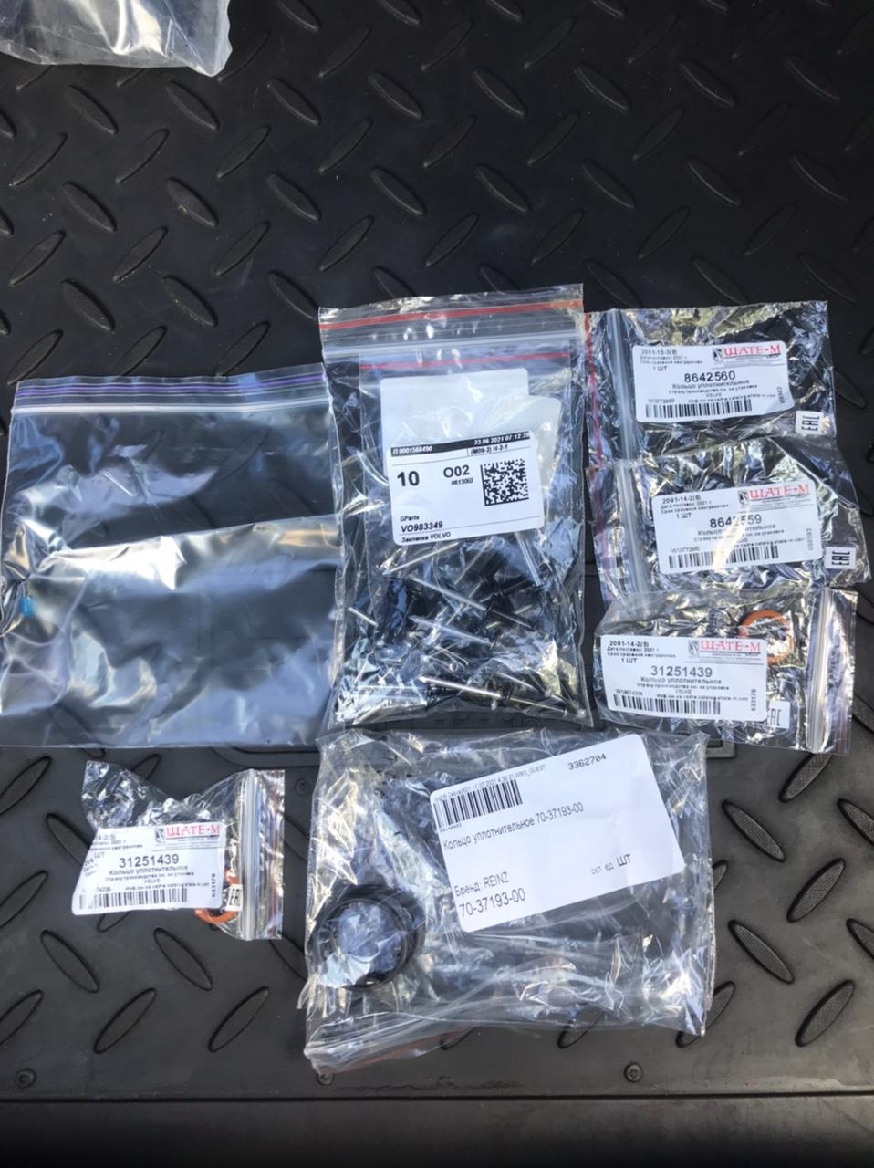 Замена масла со снятием поддона — Volvo XC90 (1G), 2,5 л, 2012 года ...