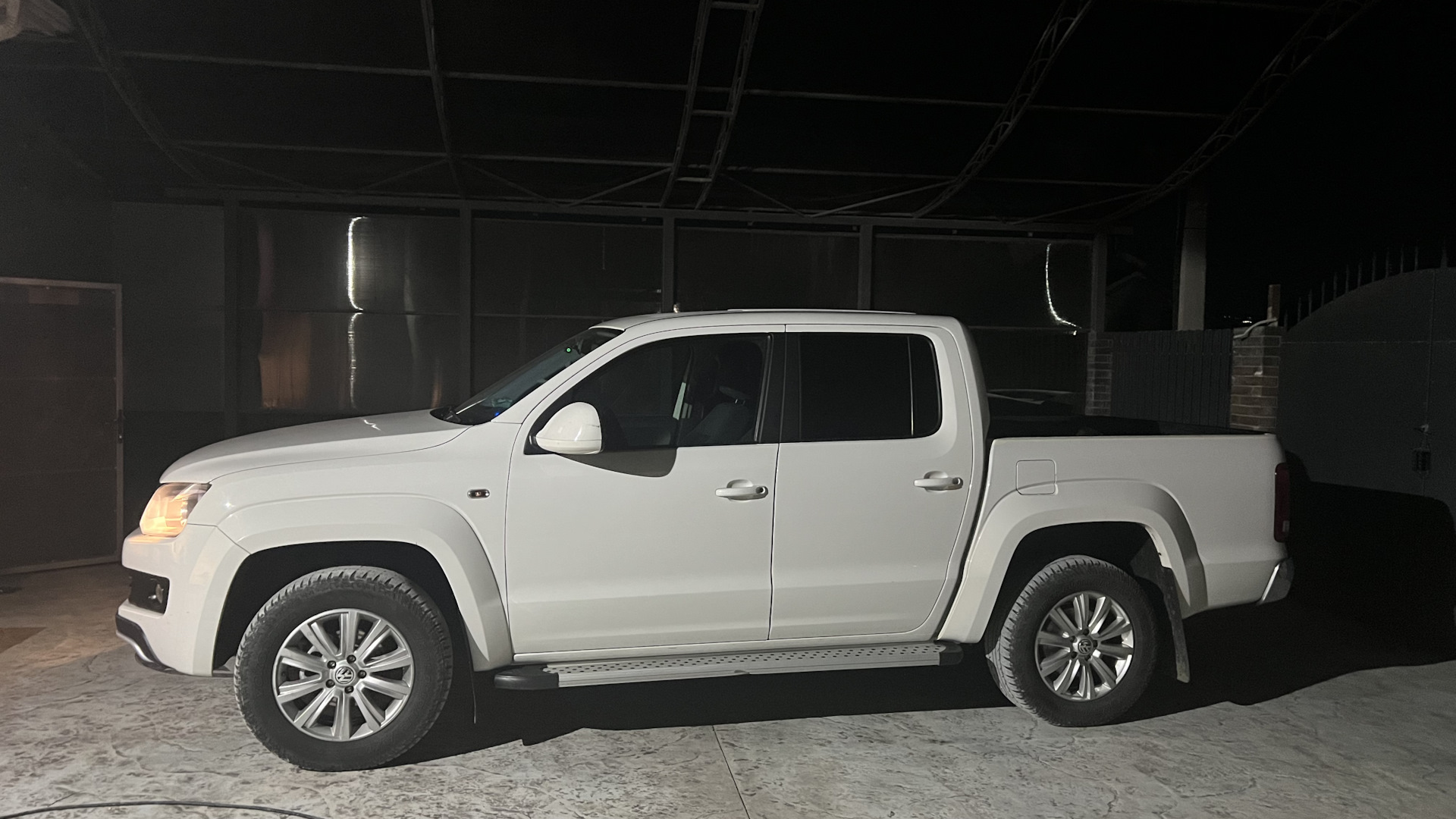 Volkswagen Amarok 2.0 дизельный 2011 | White Wolf на DRIVE2