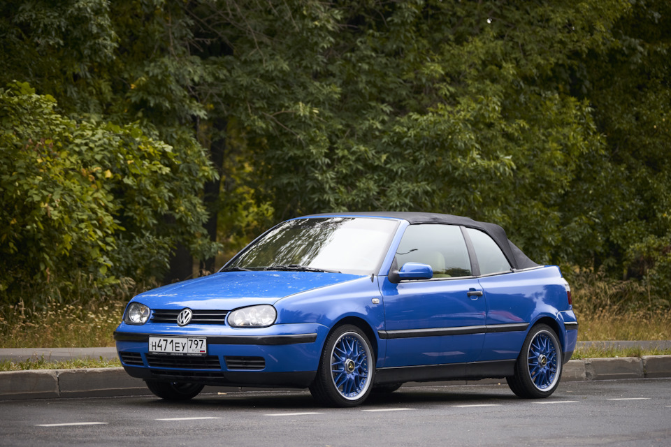 Обязательная осенняя фотосессия с листочками 🍂 — Volkswagen Golf ...