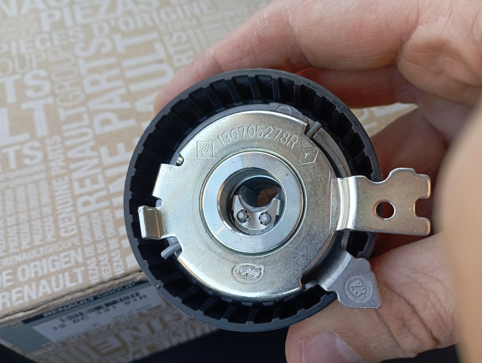 #38 Замена ремня ГРМ — Renault Fluence, 1,6 л, 2013 года | плановое ТО ...