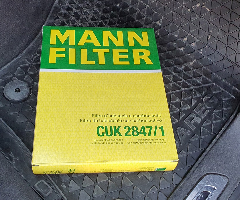 #3. Volkswagen Touareg NF — замена салонного фильтра — Volkswagen Touareg (2G), 3,6 л, 2014 года ...