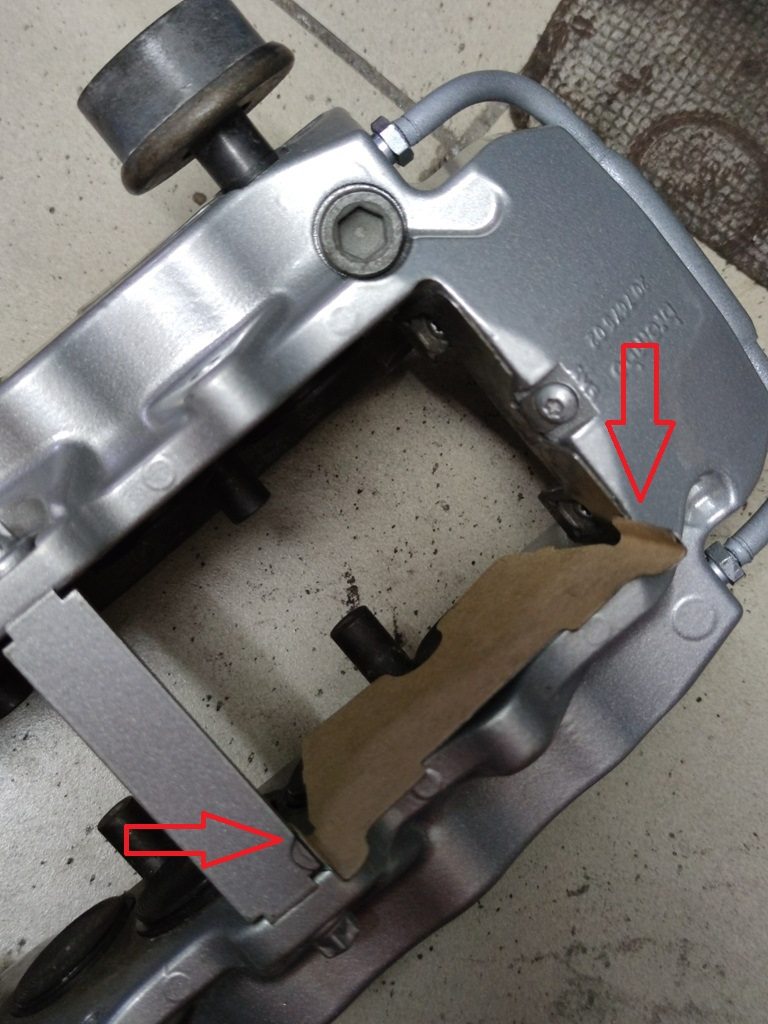 Установка 8-ми поршневых суппортов Brembo и 365 мм тормозных дисков на ...