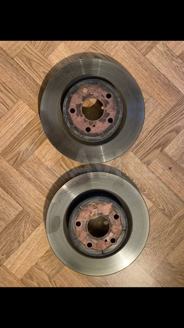 Замена передних тормозных дисков от Альфарда и колодок — Toyota Camry ...