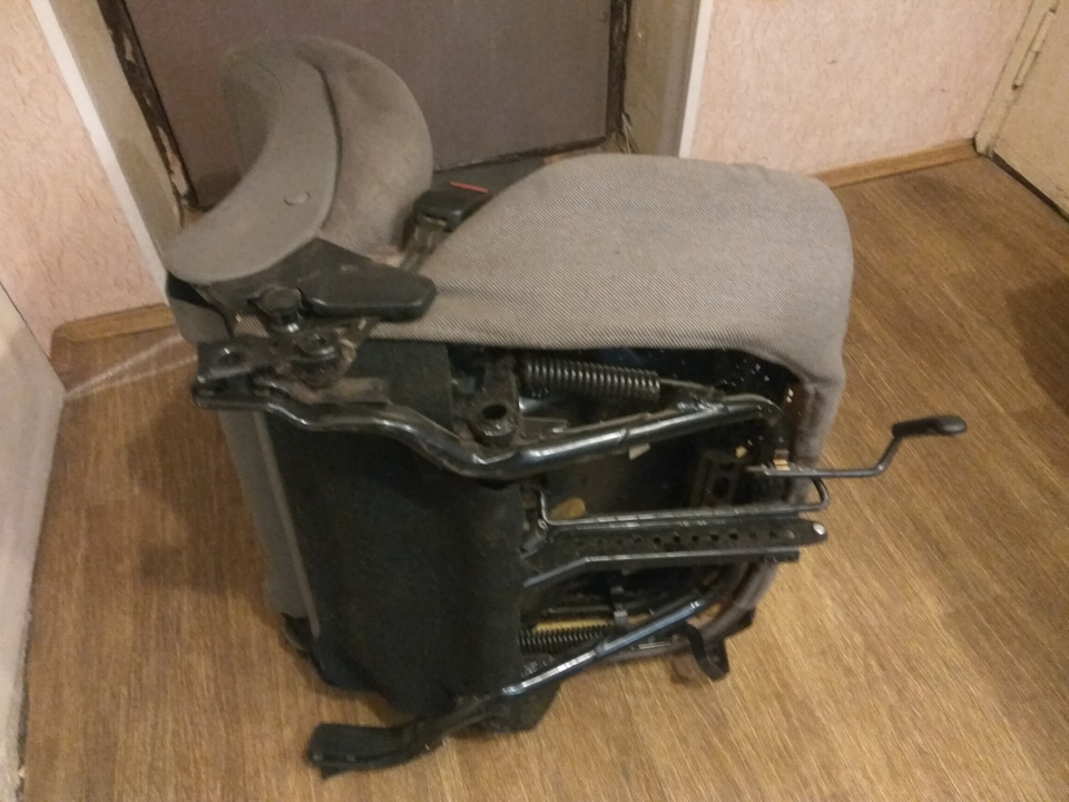 Разбираем сиденье VAG-Sport — Audi 100 Avant (C3), 2 л, 1990 года ...