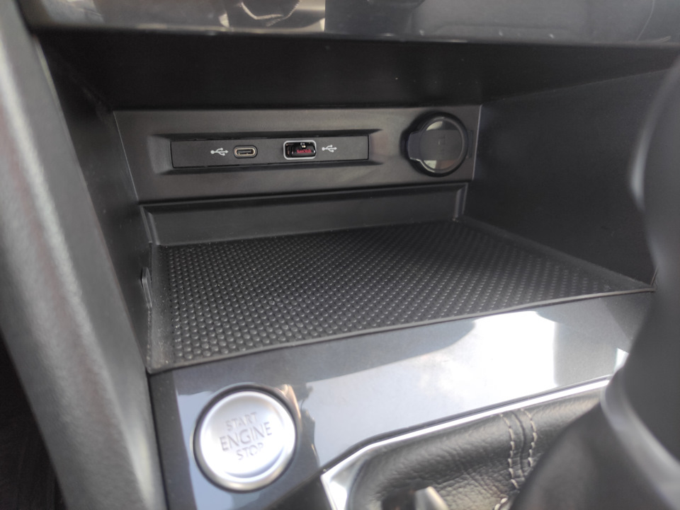 Панель Usb + Type C — Volkswagen Tiguan (2G), 2 л, 2021 года ...