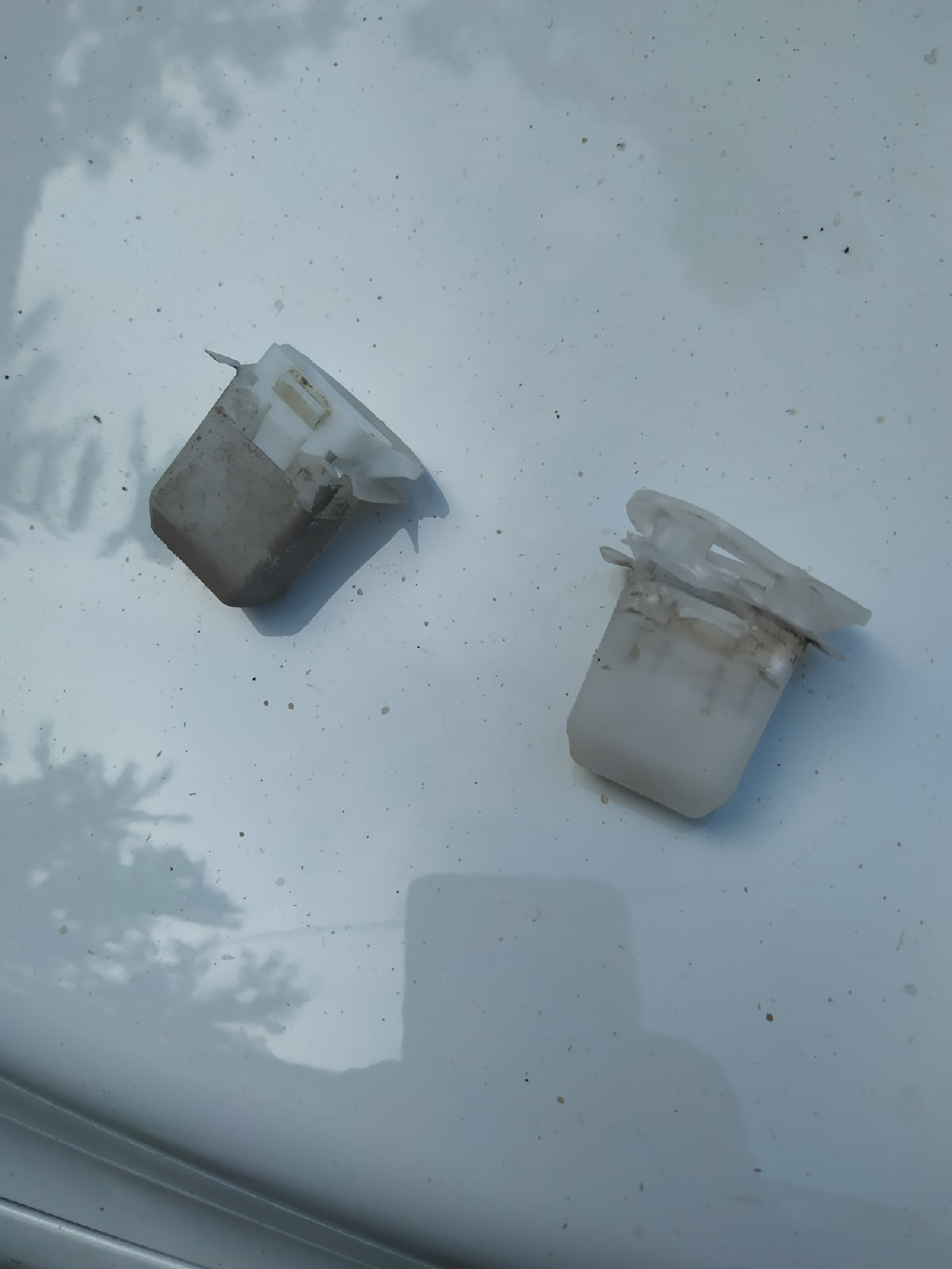 007 — По мелочи (фиксаторы, указатель поворота, демпфер капота, боковые ...