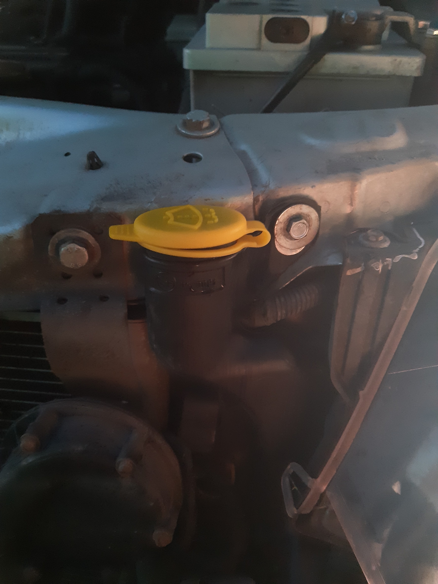 Новый бачок омывайки+моторчик+крышка и ремонт трубочек — Opel Astra H ...