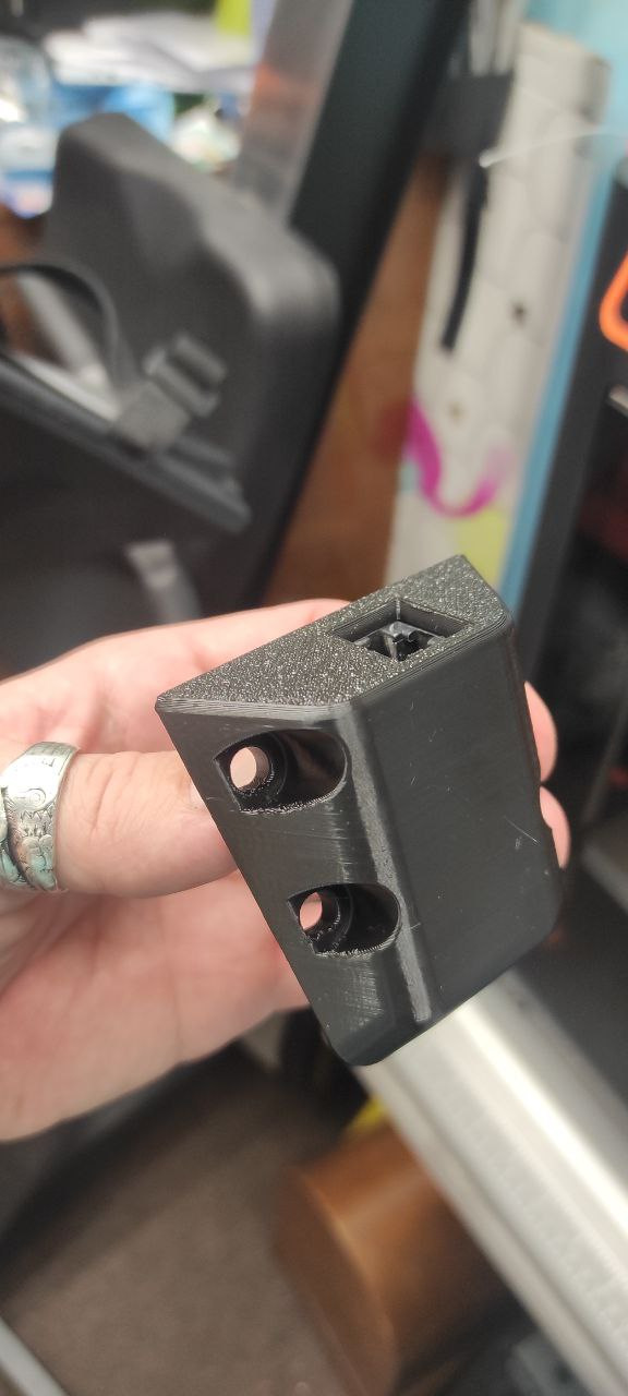 Розетка для Optim Apollo — Mitsubishi Pajero iO, 1,8 л, 1998 года | аксессуары | DRIVE2