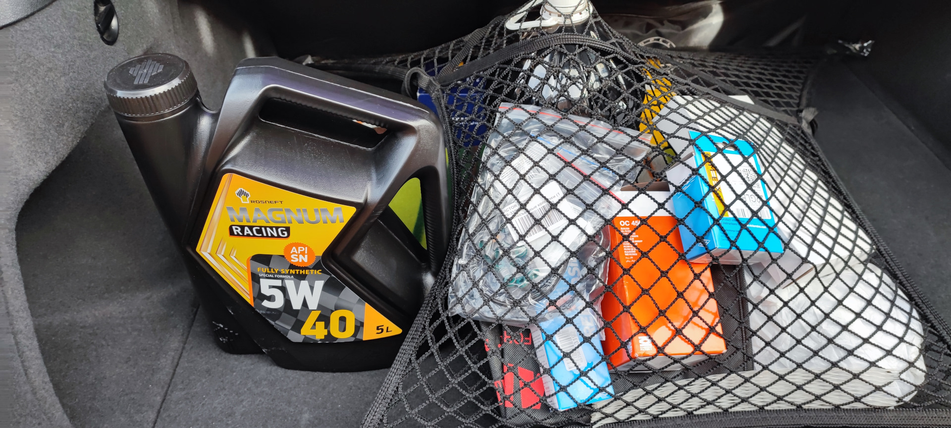 Замена маслосъемных колпачков — Audi Q3 (1G), 2 л, 2012 года | плановое ...