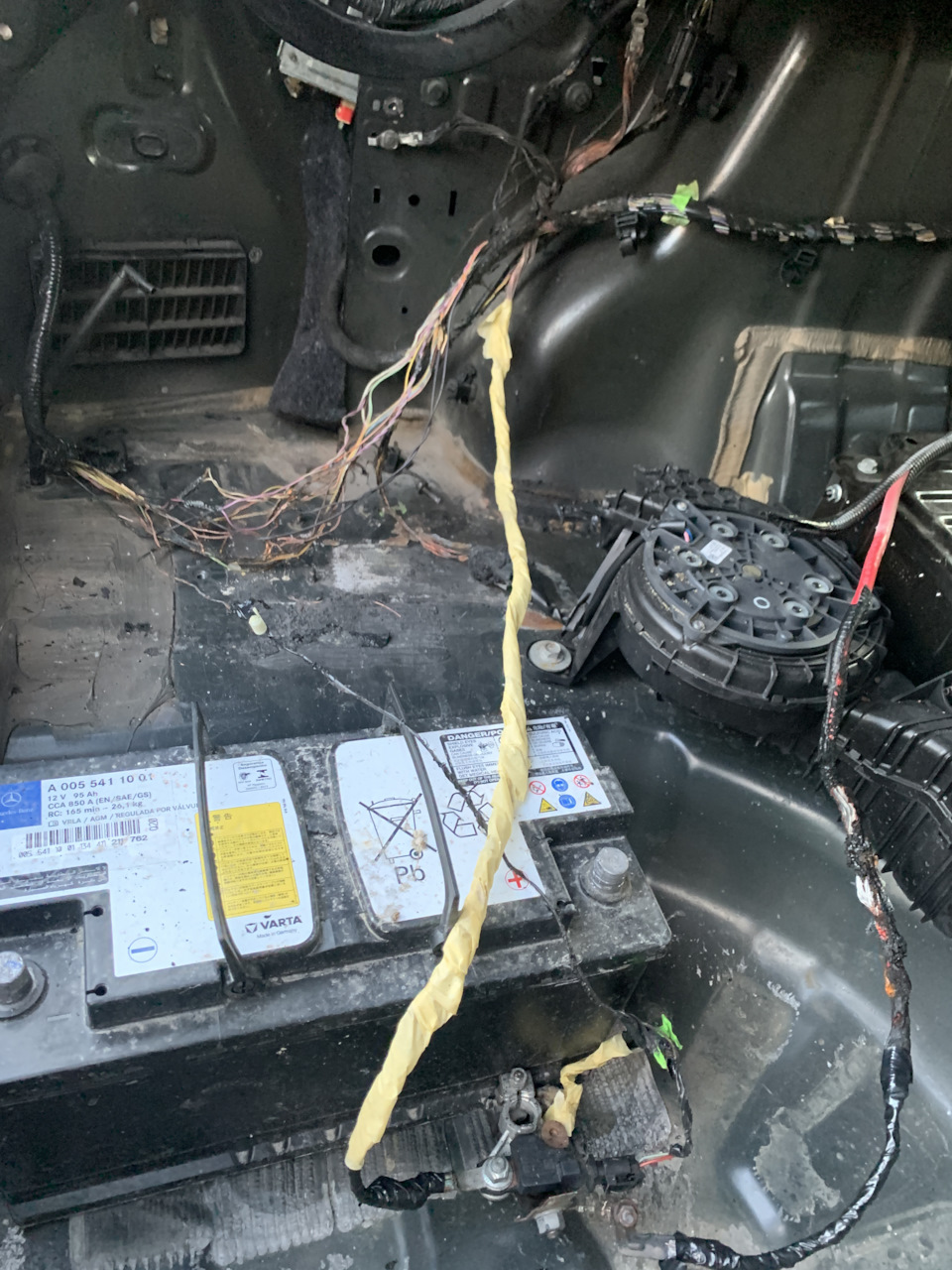 A0055411001 Стартерная аккумуляторная батарея Mercedes | Запчасти на DRIVE2