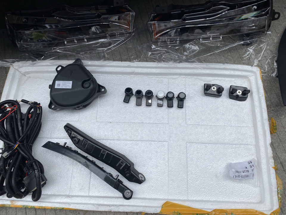 149377300B BRKT — FASCIA FRT CTR FDR RH, MY TESLA | Запчасти на DRIVE2