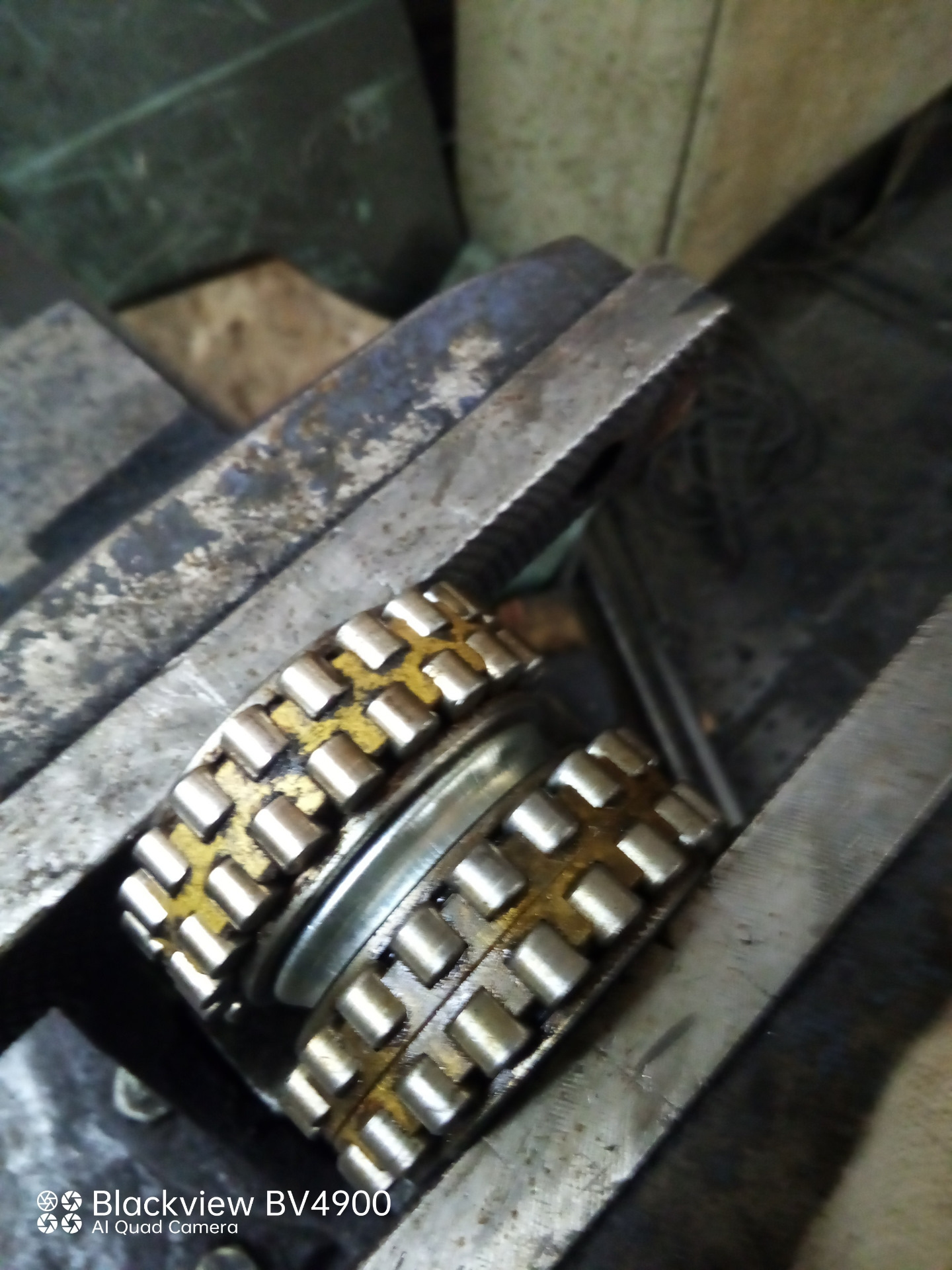 5 колпачки задних ступичных подшипников — Audi 100 (C3), 1,9 л, 1983 ...