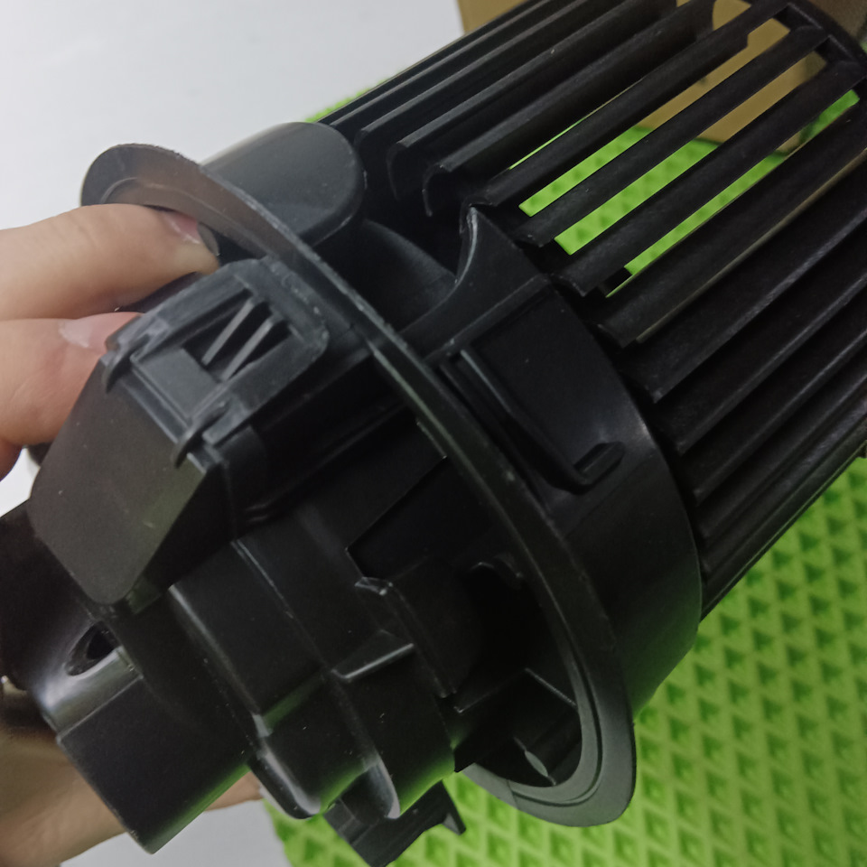 Участь многих, скрип вентилятора отопителя — Renault Sandero 2G, 1,6 л ...