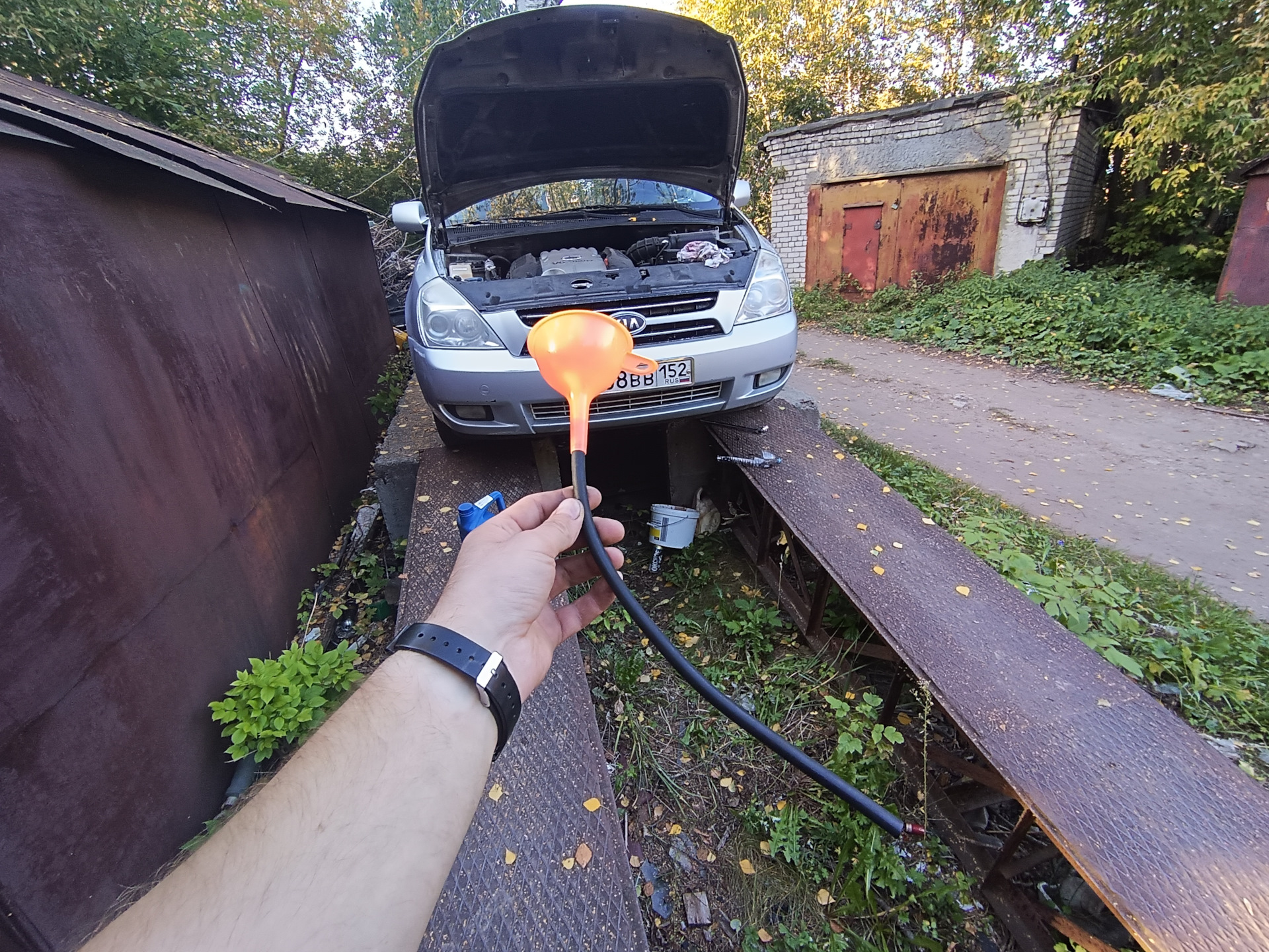 Замена трансмиссионного масла (частичная) — KIA Carnival (2G), 2,7 л ...