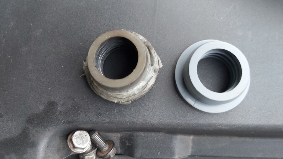 Патрубки розходоміра та КХХ — BMW 3 series (E36), 2,5 л, 1995 года ...