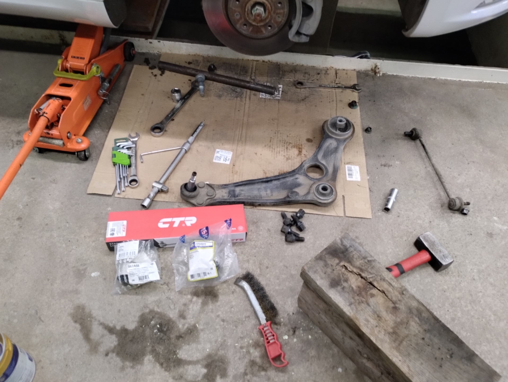 Замена сайлентблоков переднего рычага — Samsung SM6, 1,5 л, 2018 года | плановое ТО | DRIVE2