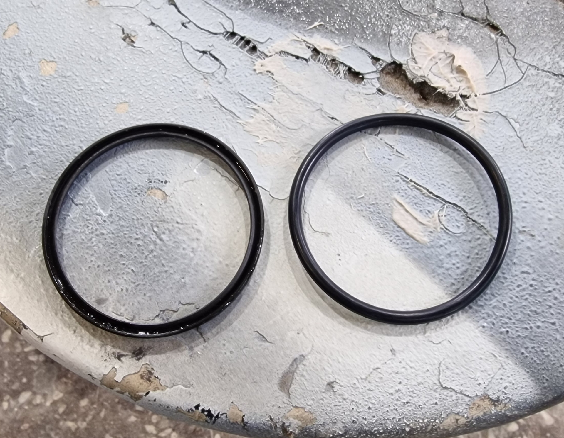 Уплотнитель интеркуллера D4 — Volvo V40 Cross Country, 2 л, 2018 года ...