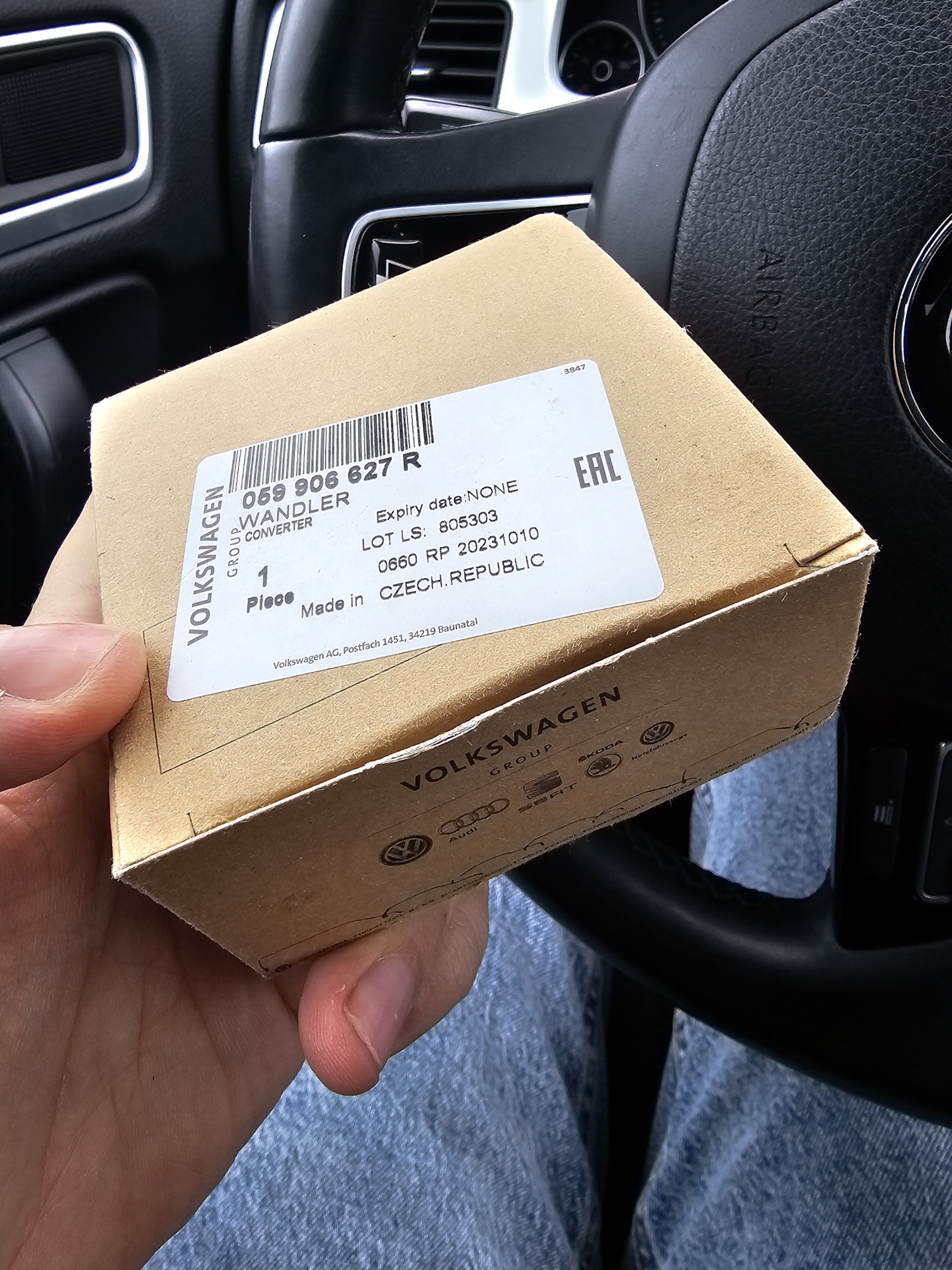 Замена клапана контура ОЖ головки блока цилиндров — Volkswagen Touareg ...