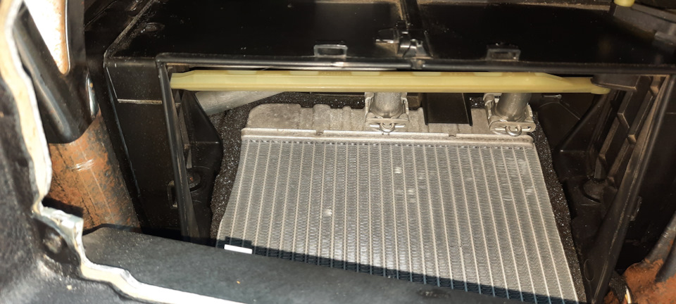 Уходит антифриз в печке? Неа.🤨 — BMW 3 series (E46), 2 л, 2001 года ...