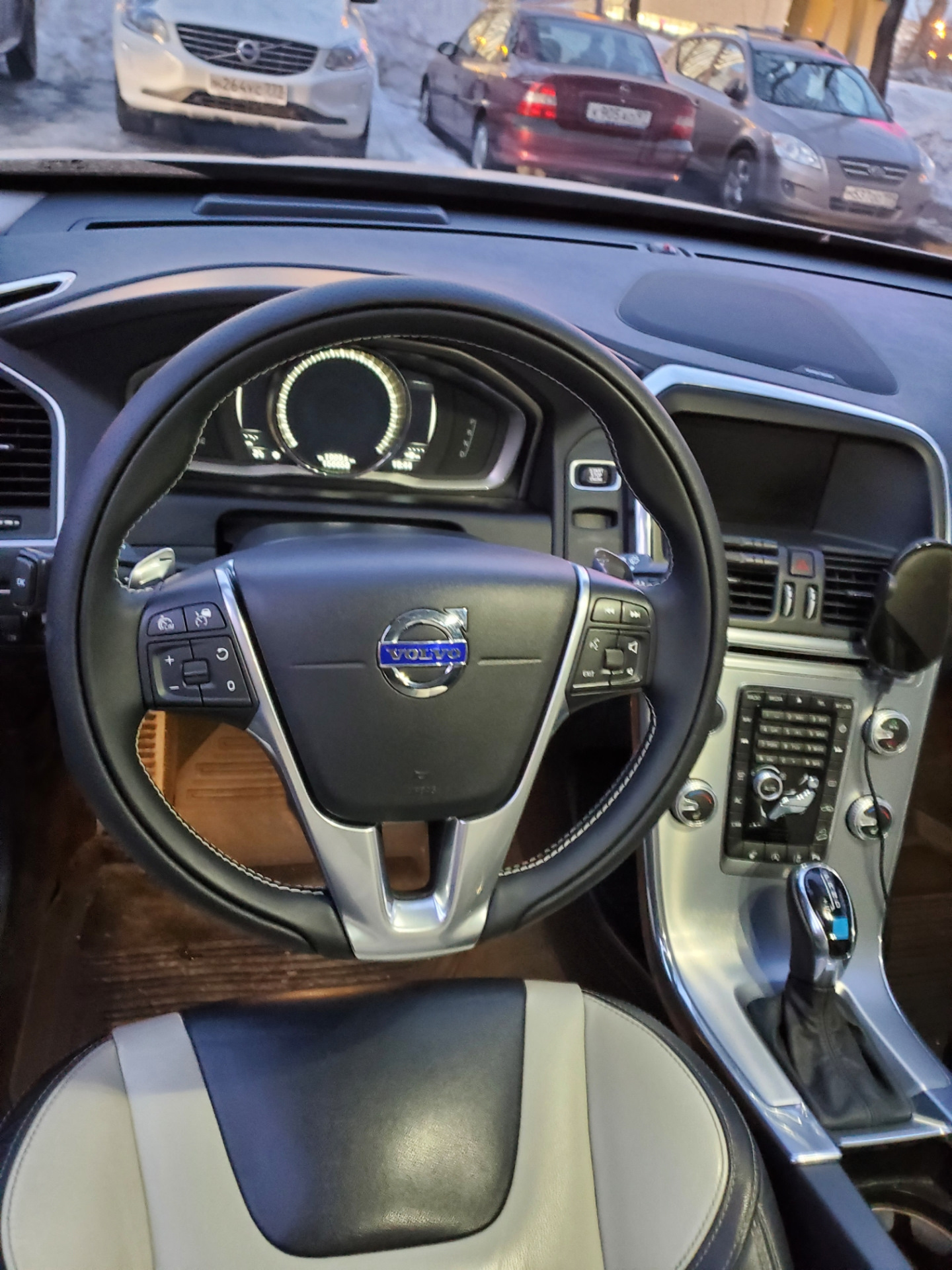 Новый руль R-design на максималках — Volvo XC60 (1G), 2,4 л, 2016 года ...