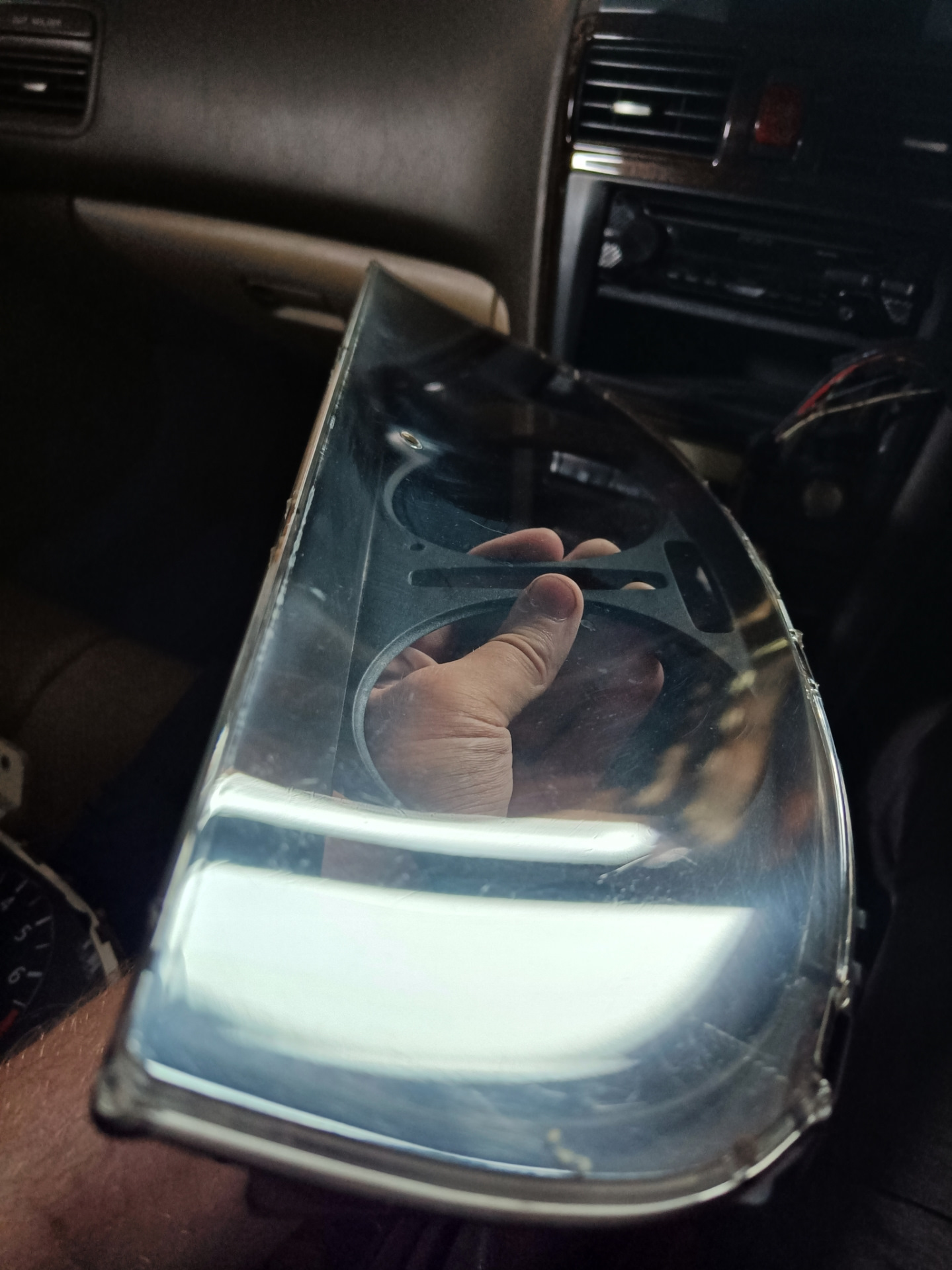 Полируем стекло приборной панели — Nissan Cefiro (A33), 2 л, 2001 года ...