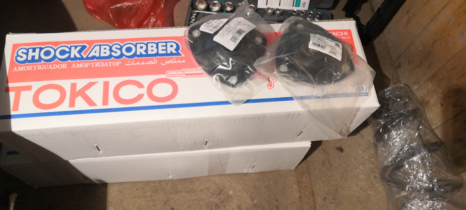 Стойки и пружины (подрастём?) — Toyota Vitz (10), 1 л, 2001 года ...