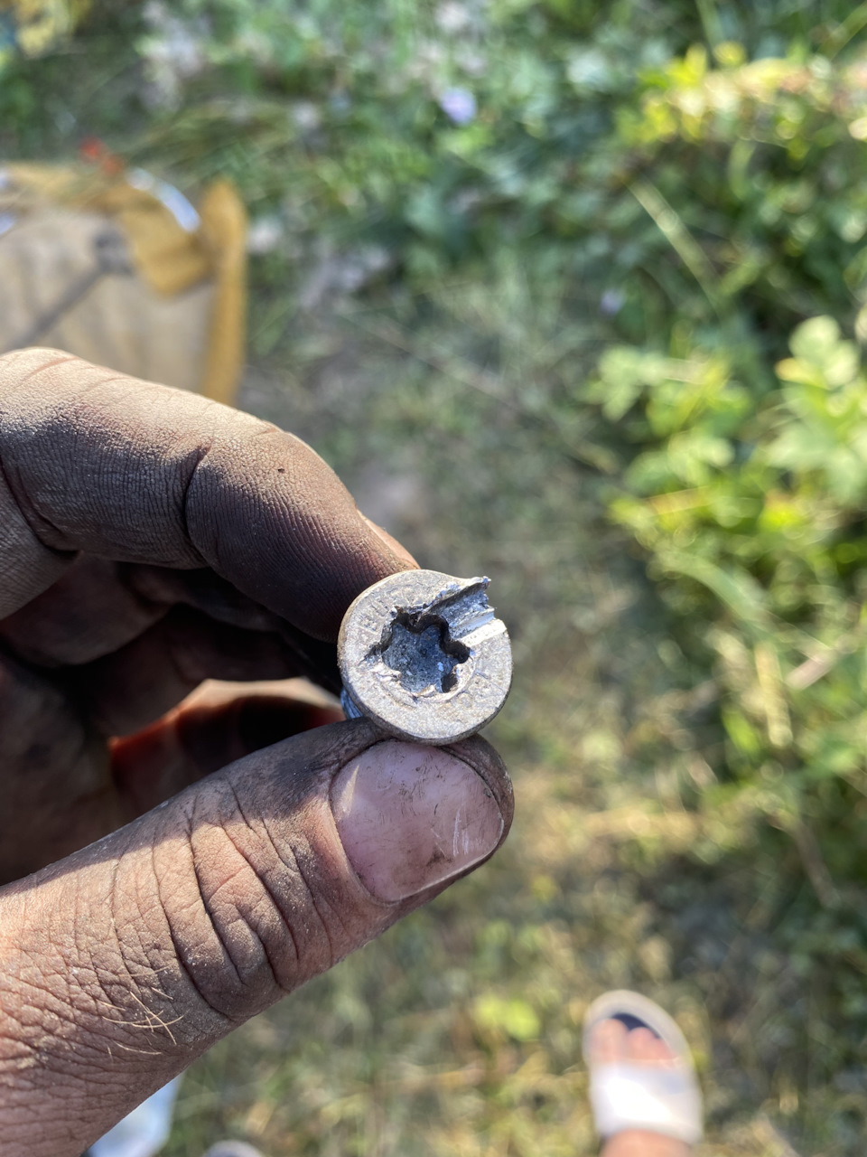 LR002080 Болт Jaguar Land Rover | Запчасти на DRIVE2