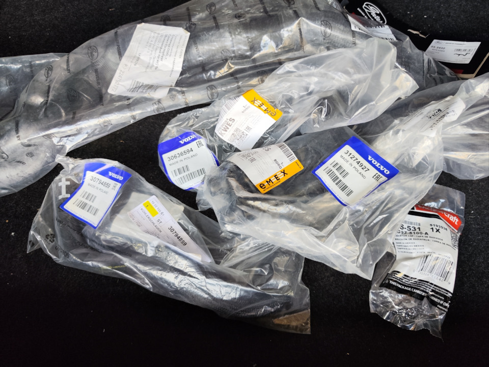 Замена патрубков охлаждения и крышки бачка 💰 — Volvo S80 (2G), 2,5 л ...