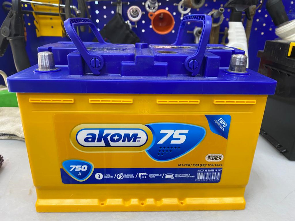 Новый акб — Audi A4 (B7), 2 л, 2007 года | запчасти | DRIVE2