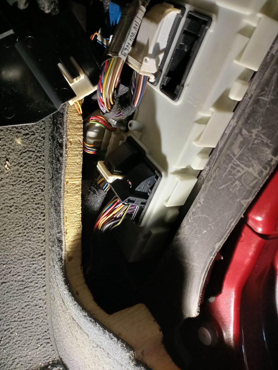 Электропривод багажника (опция 316). Часть 2 — Подключение блока HKFM2 ...