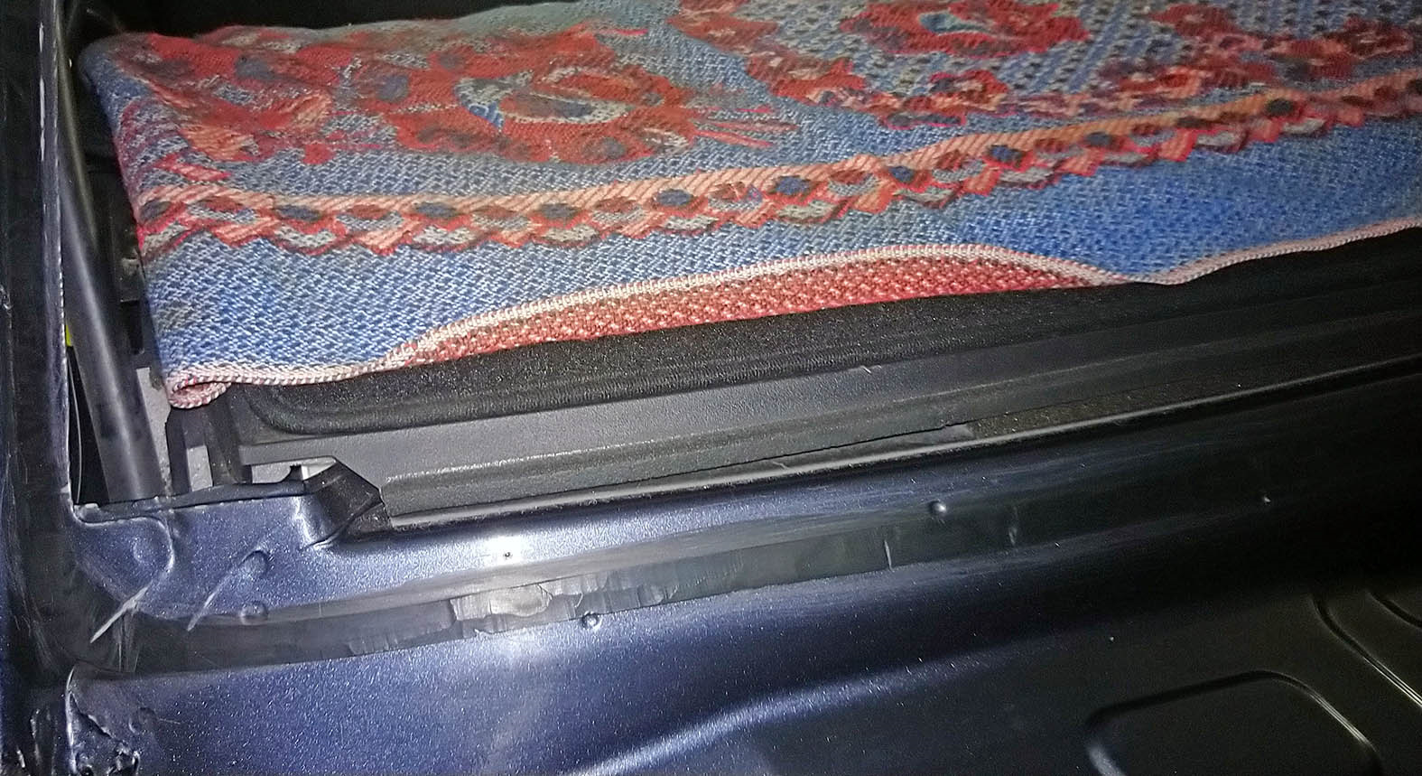 Самостоятельно заменил лобовое стекло на своём Паджеро 4. Часть 2 ...