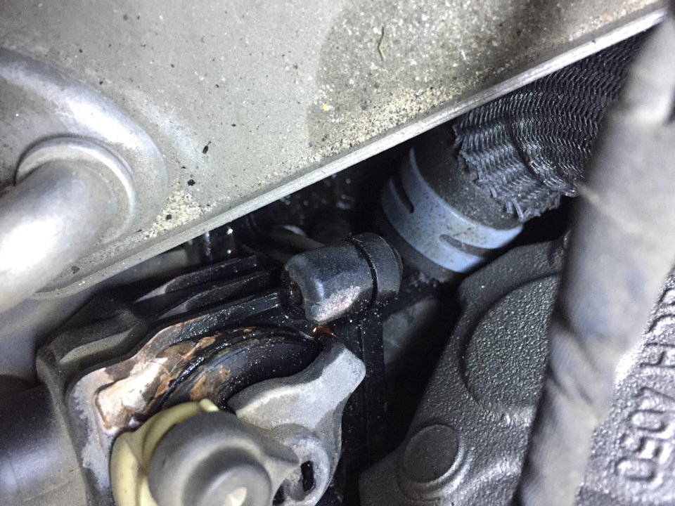 Течь запорного клапана ОЖ на Q7 4M — Audi Q7 (1G), 3 л, 2011 года ...