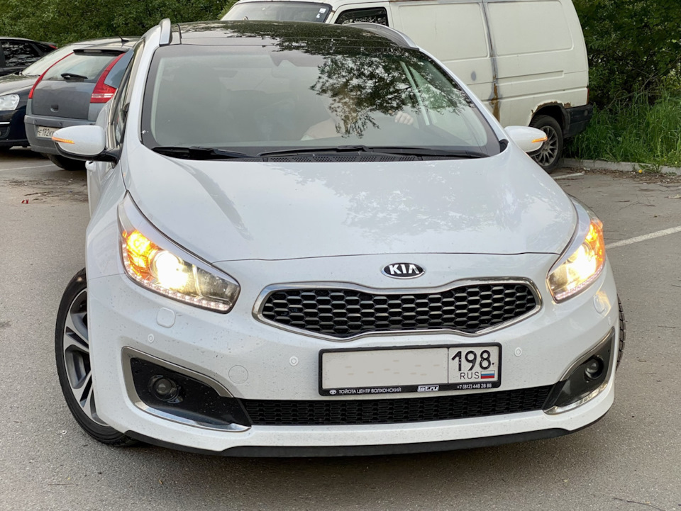 •18• Фаянсовая — KIA Ceed SW (2G), 1,6 л, 2018 года | фотография | DRIVE2