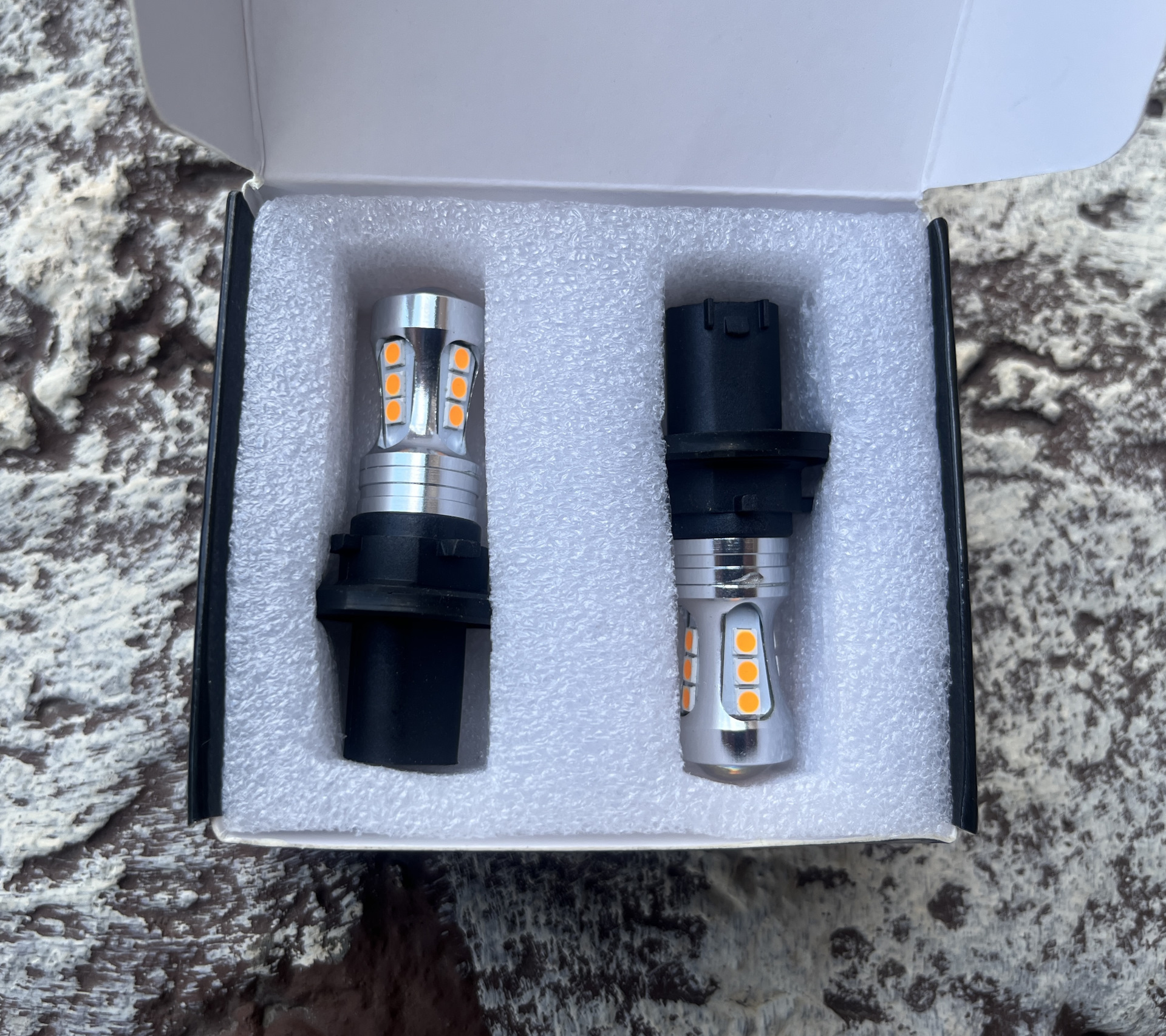 Диодные лампы в поворотники — Audi A4 Avant (B8), 2 л, 2009 года ...