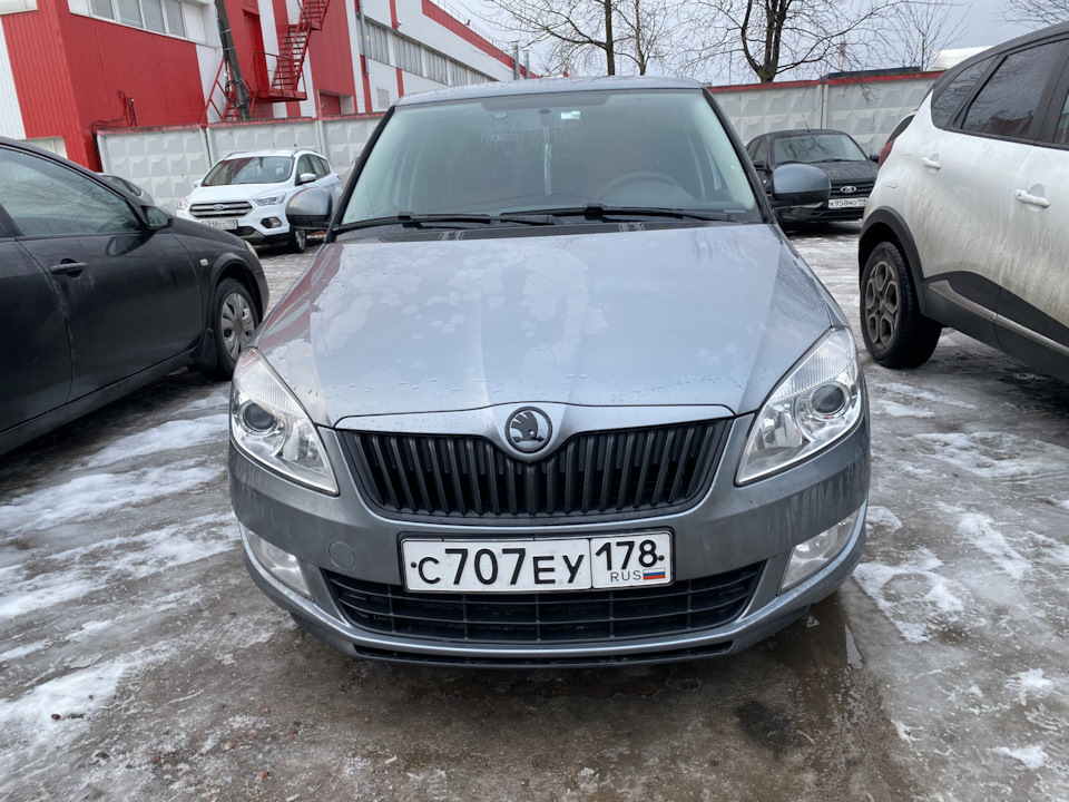 Накладка капота в цвет — Skoda Fabia Mk2, 1,4 л, 2011 года | стайлинг ...