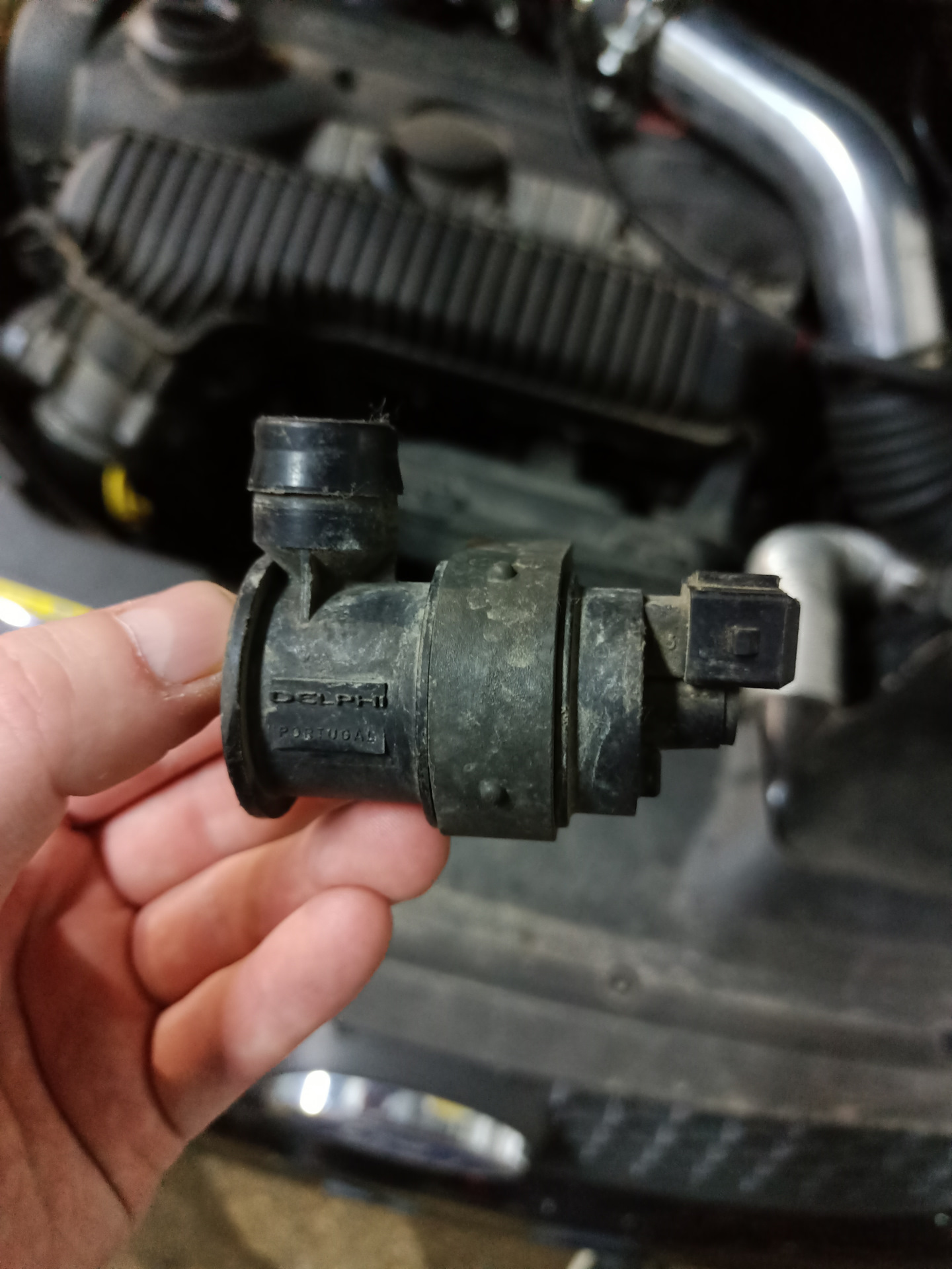 Замена клапана продувки адсорбера — Ford Focus ST II, 2,5 л, 2008 года ...