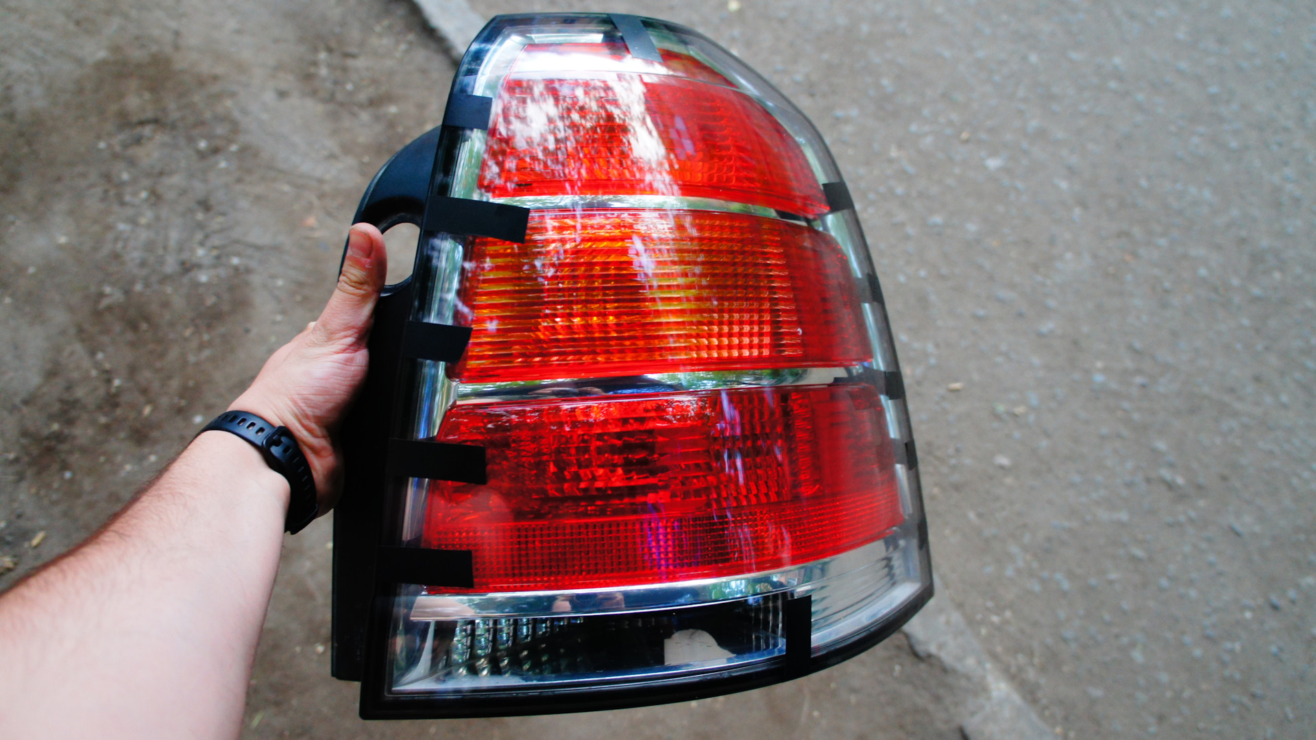 #100 Переклейка заднего фонаря — Opel Zafira B, 1,8 л, 2006 года ...