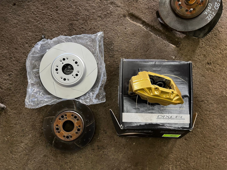 Тормоза 4pot Celsior UCF20, Dixcel SD, Project-Mu NSC — Toyota Crown ...