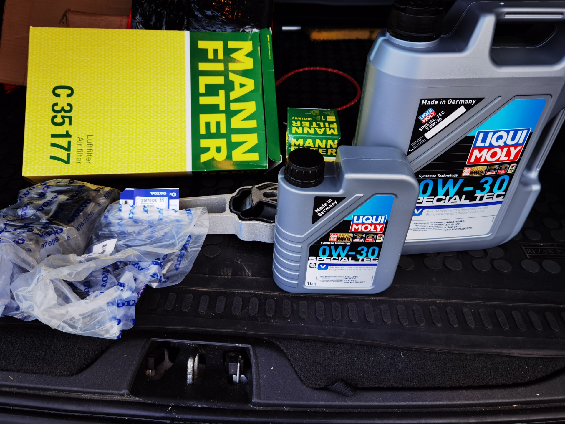 Замена масло и 2 подушек двигателя — Volvo XC70 III, 2,4 л, 2015 года ...