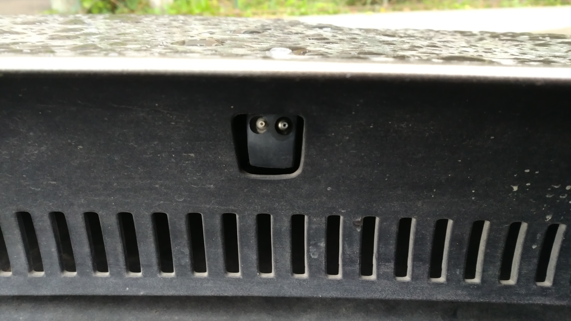 Замена форсунок омывателя лобового стекла — Volvo XC60 (1G), 2,5 л ...