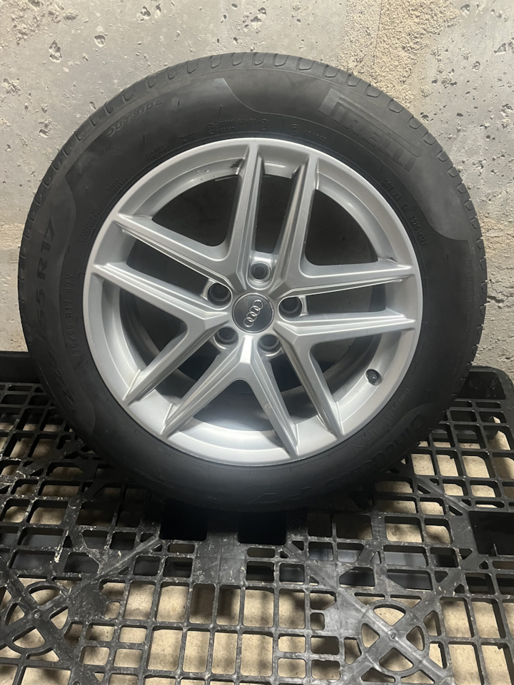 Шины летние Pirelli 225/50 R17, литые диски Ауди 7,5Jx17 ET29 5x112. Б ...